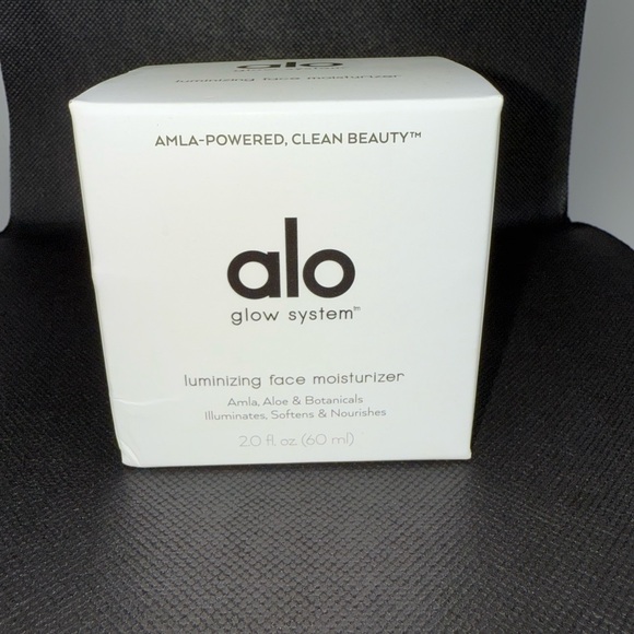 ALO Yoga | Skincare | Alo Glow System Luminizing Face Moisturizer ...